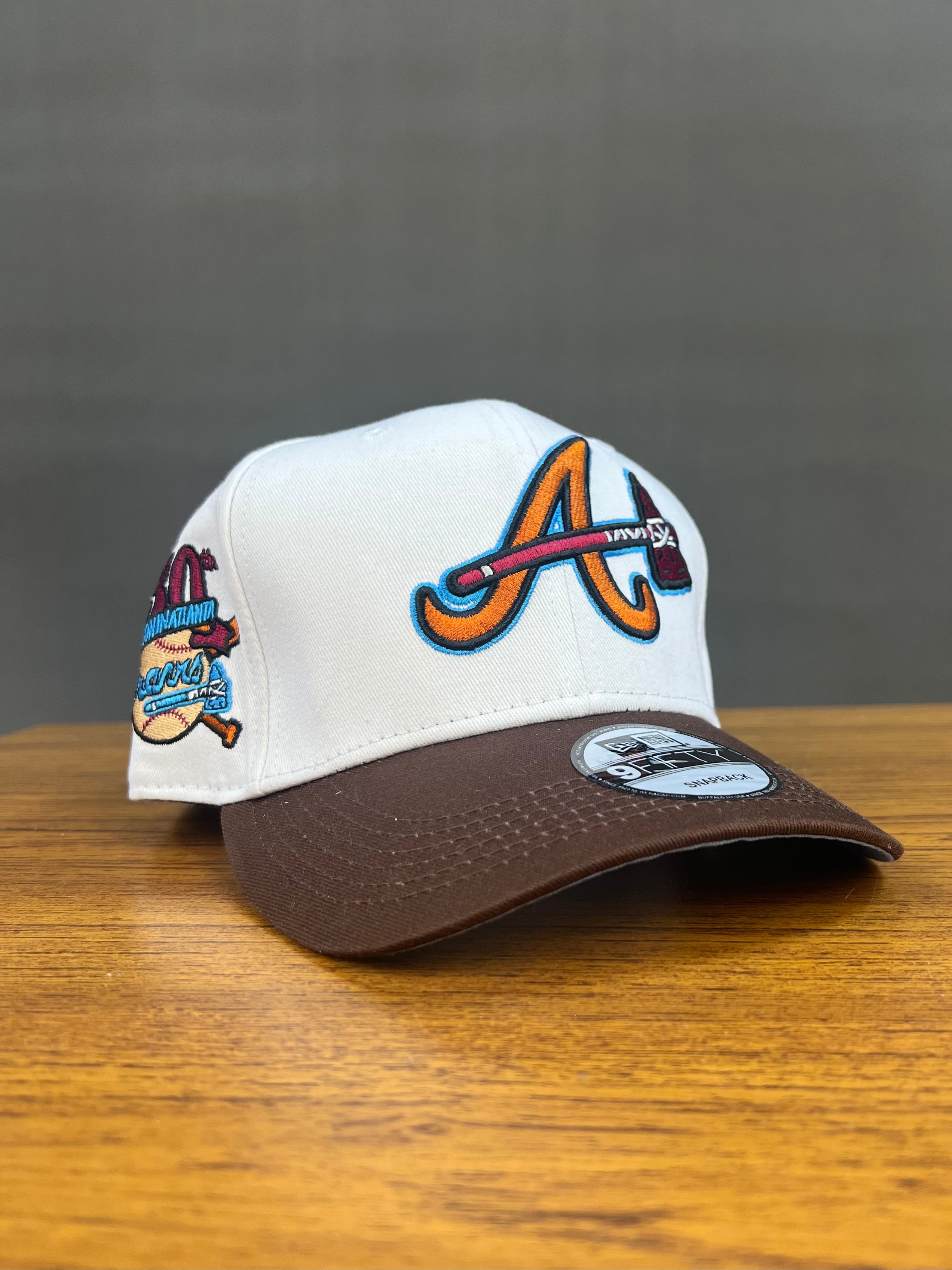 Atlanta Braves 9FIFTY Snapback Cap in white/brown – Garmisland