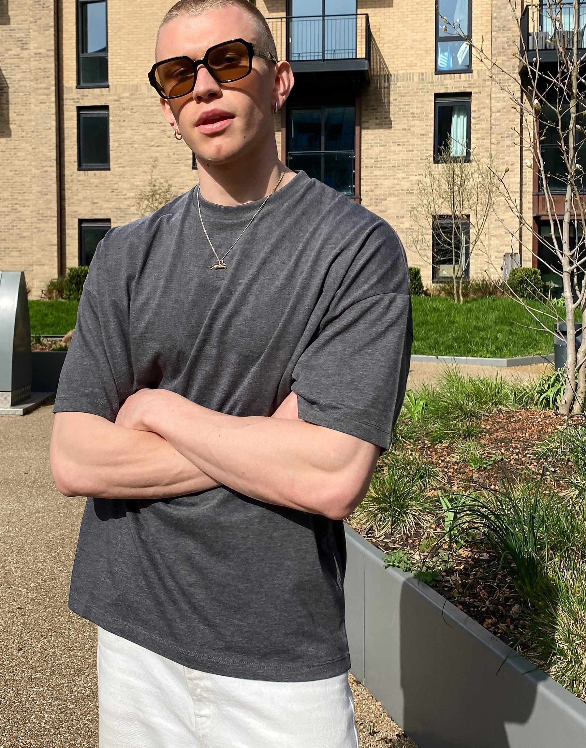FSBN Oversized t-shirt in Dark Grey – Garmisland