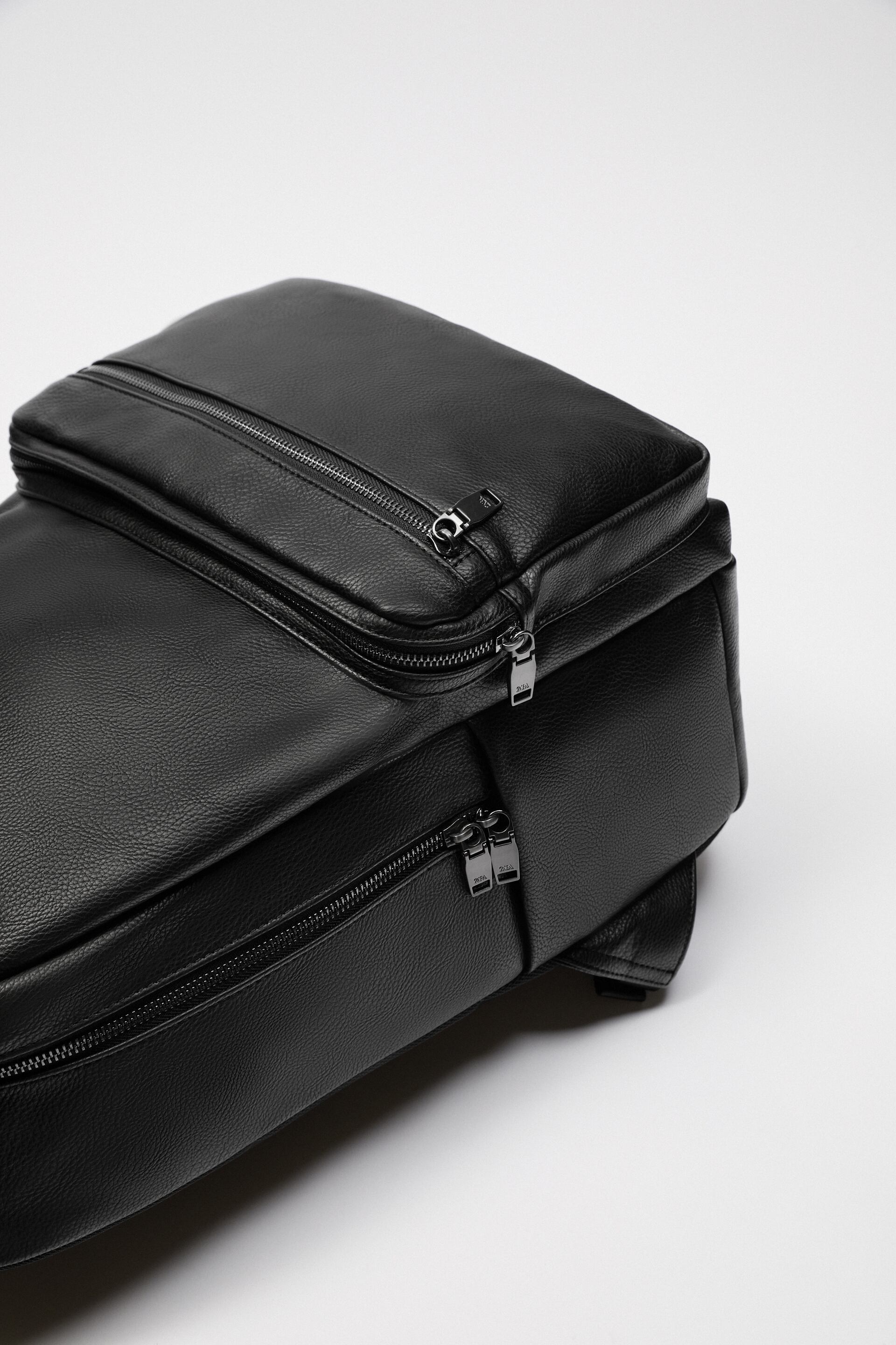 Zara Multi Pocket Backpack in black – Garmisland