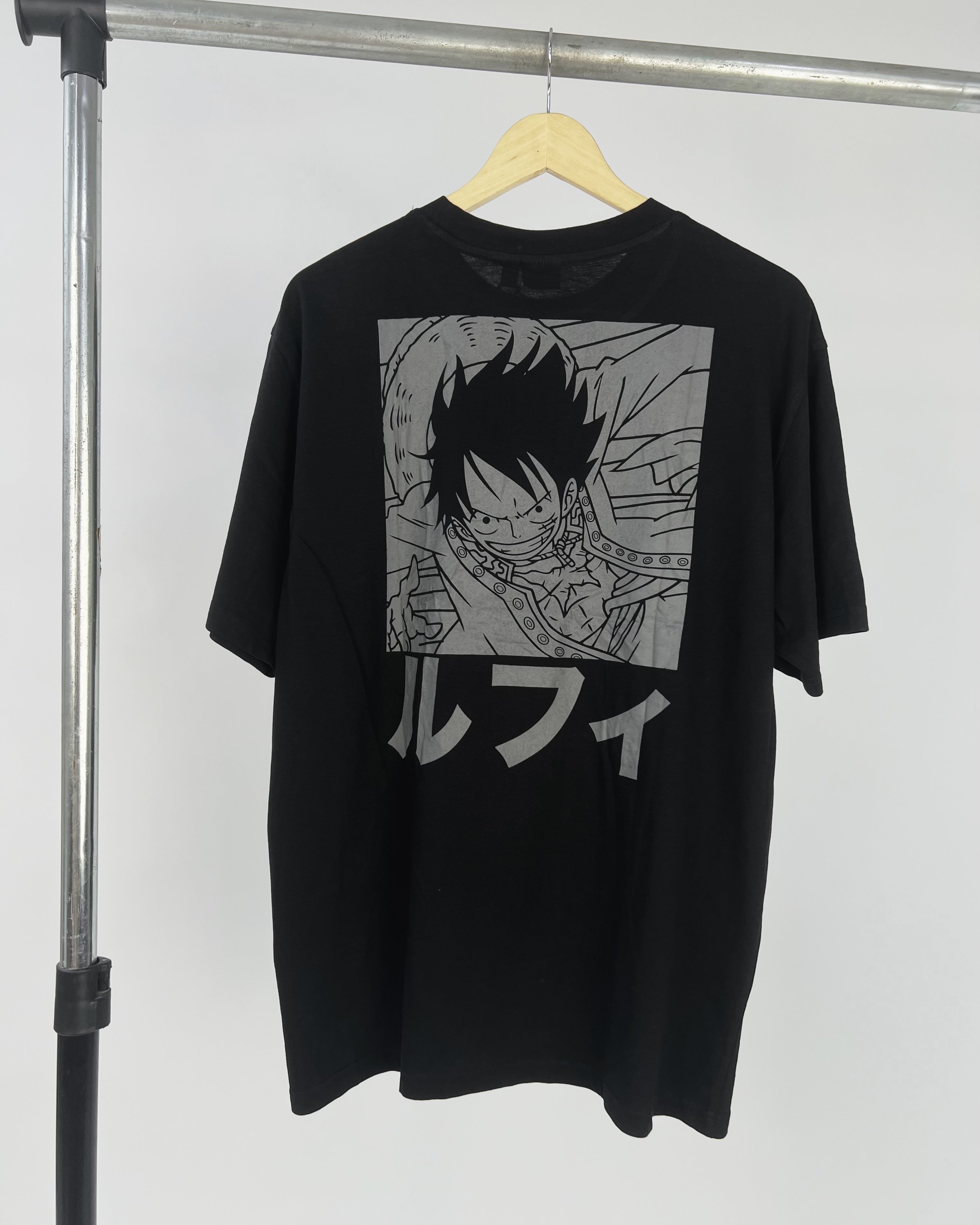 One Piece Backprint T-shirt in black – Garmisland