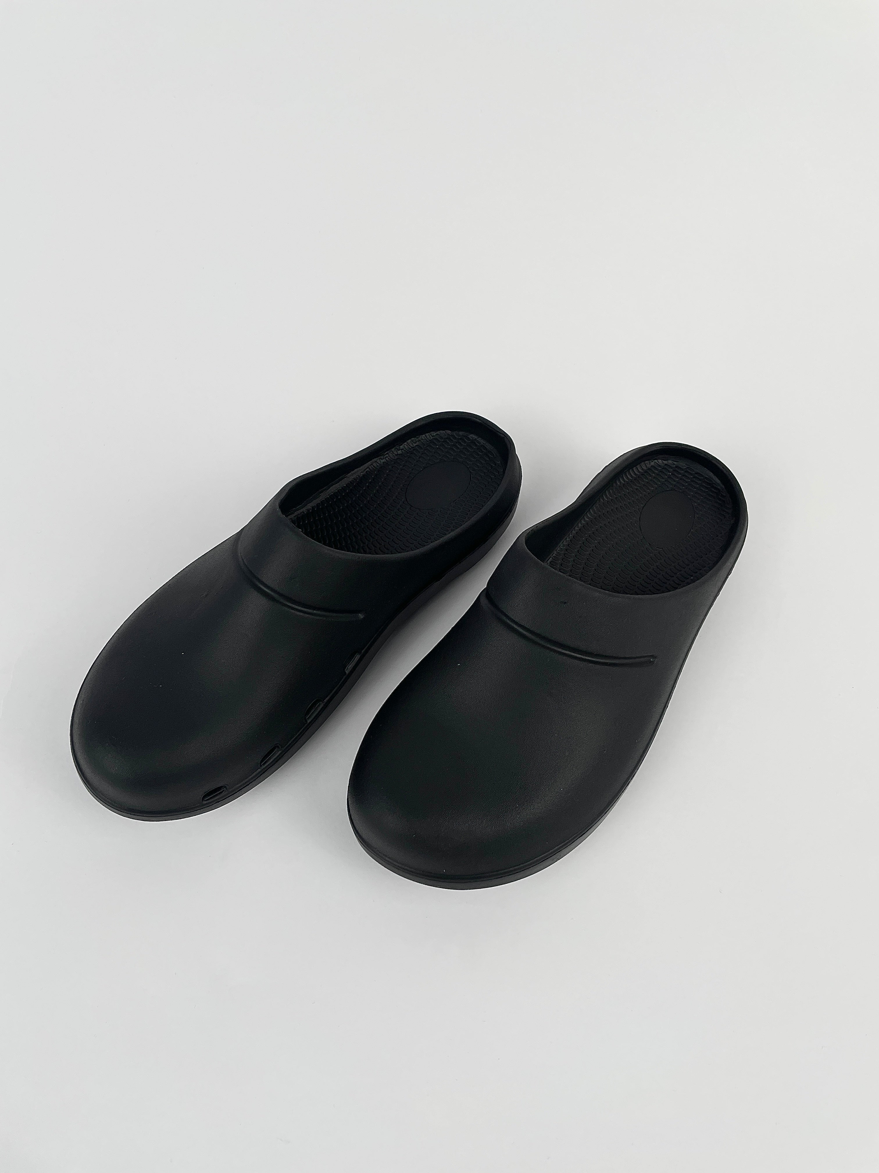 Orthopedic Clogs in Black – Garmisland