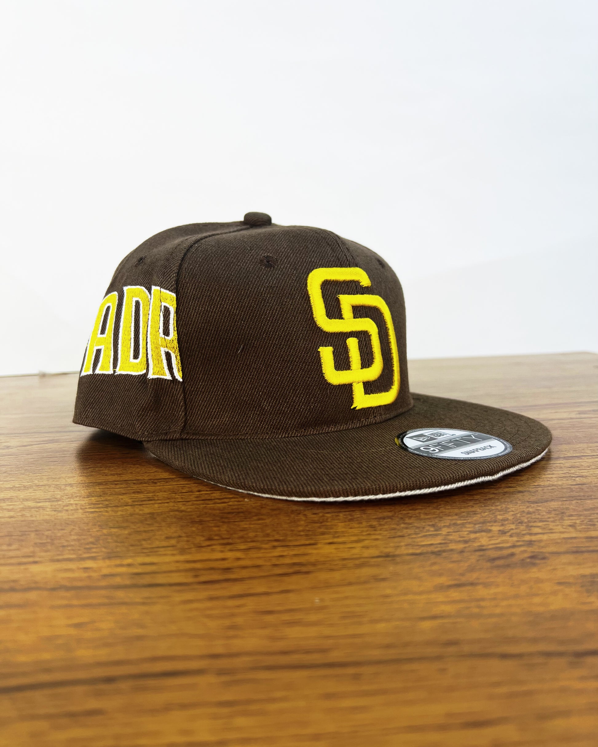 San Diego Padres Embroidered New Era Snapback in brown – Garmisland