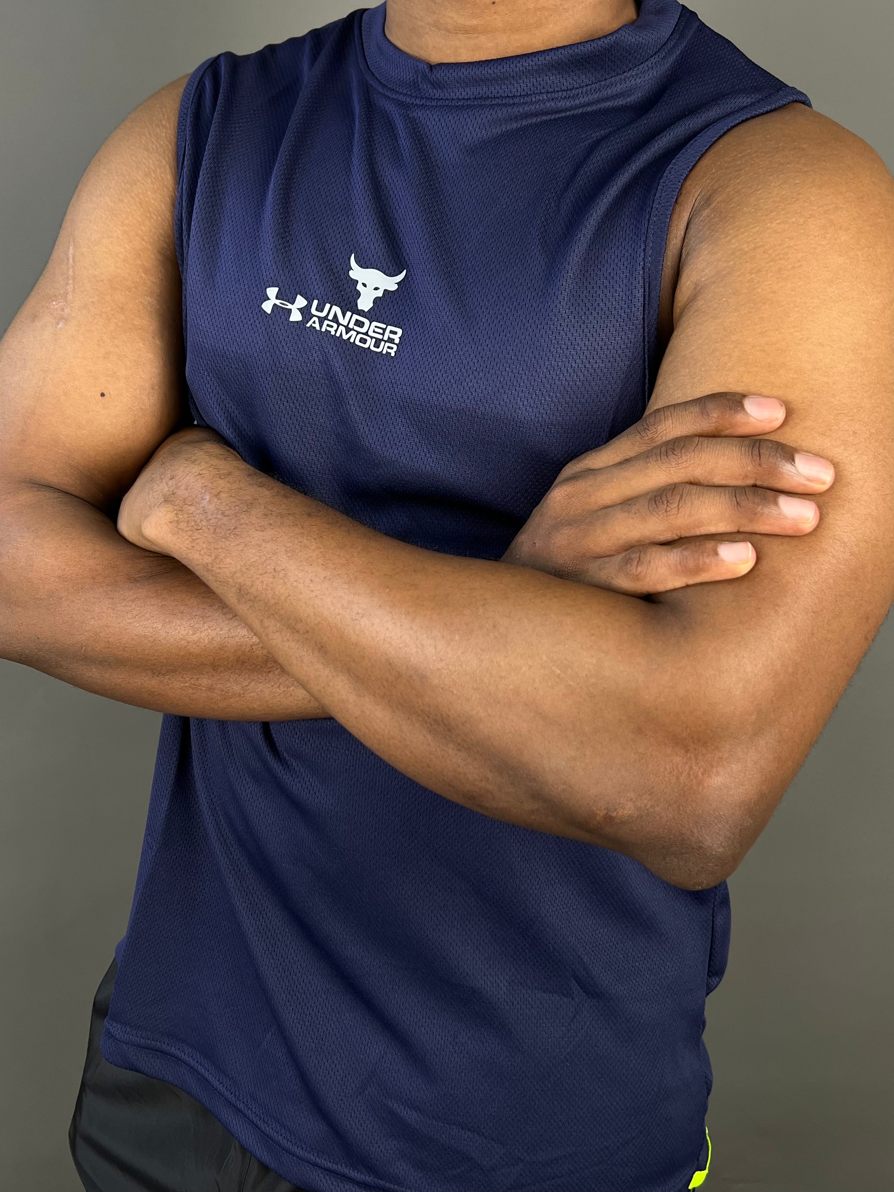 Under armour armless sports t-shirt in navy blue – Garmisland
