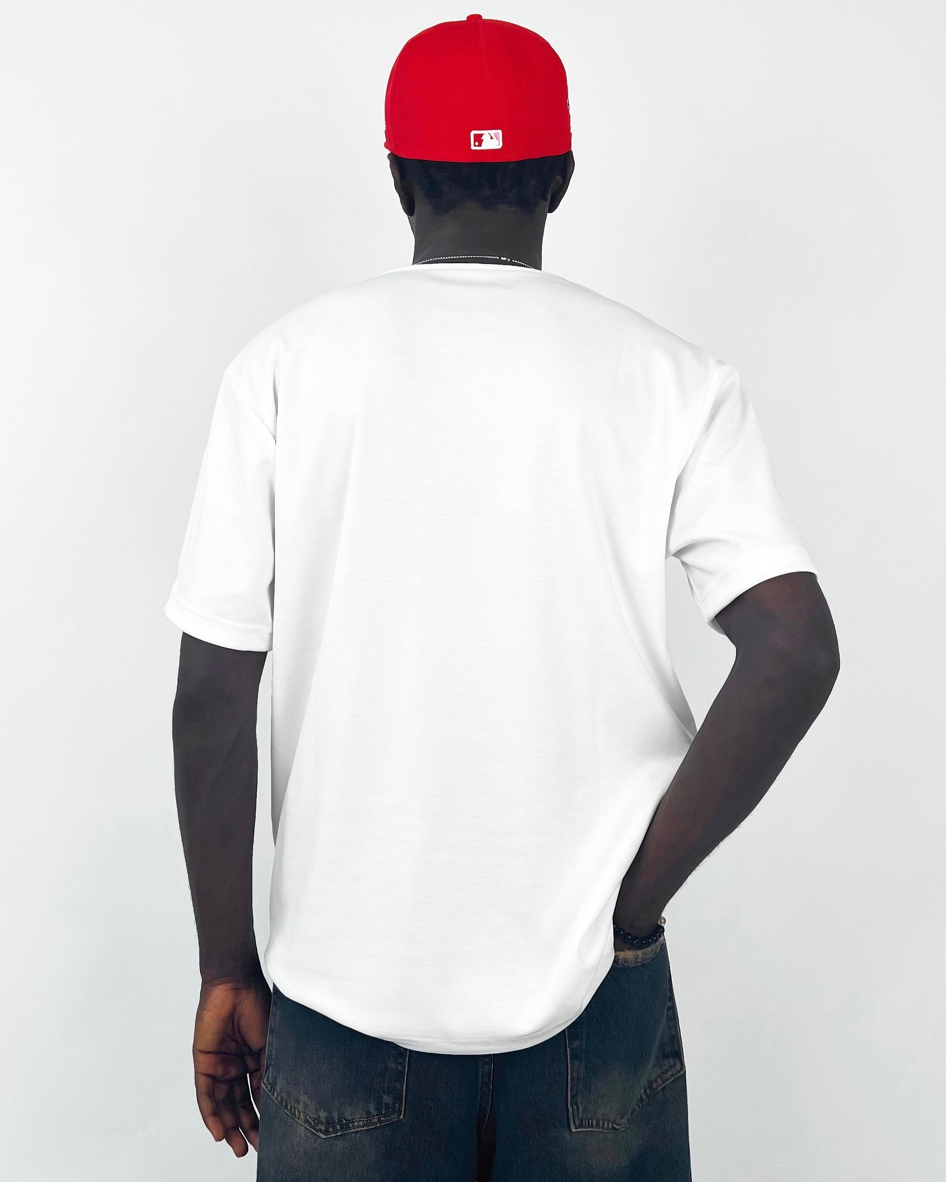 Garm Island NEW Notch neck t-shirt in white – Garmisland