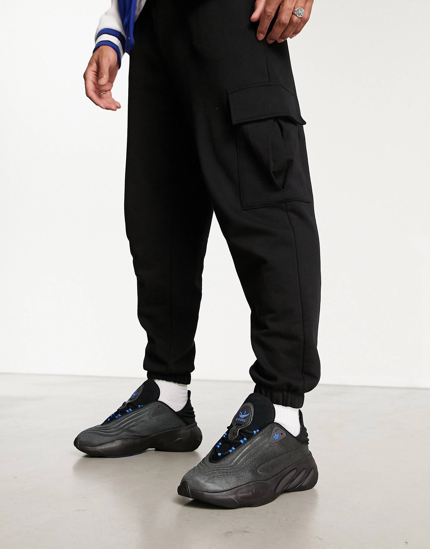 Adidas Originals FOM SLTN trainers in triple black – Garmisland