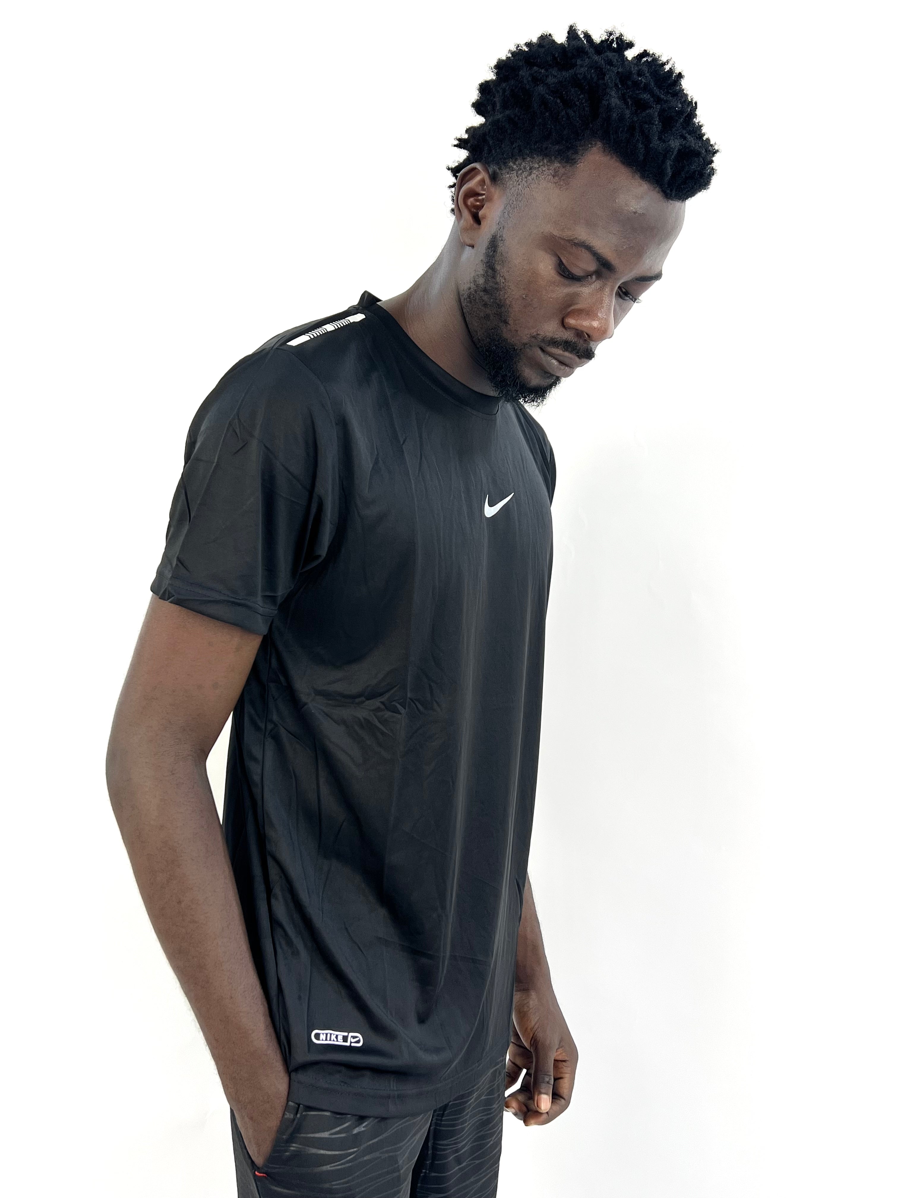 Nike Swoosh Logo sports T-shirt with reflectors – Garmisland