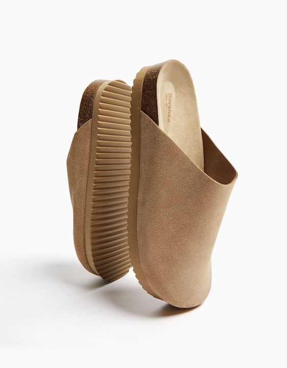 Bershka Leather Clogs in brown – Garmisland