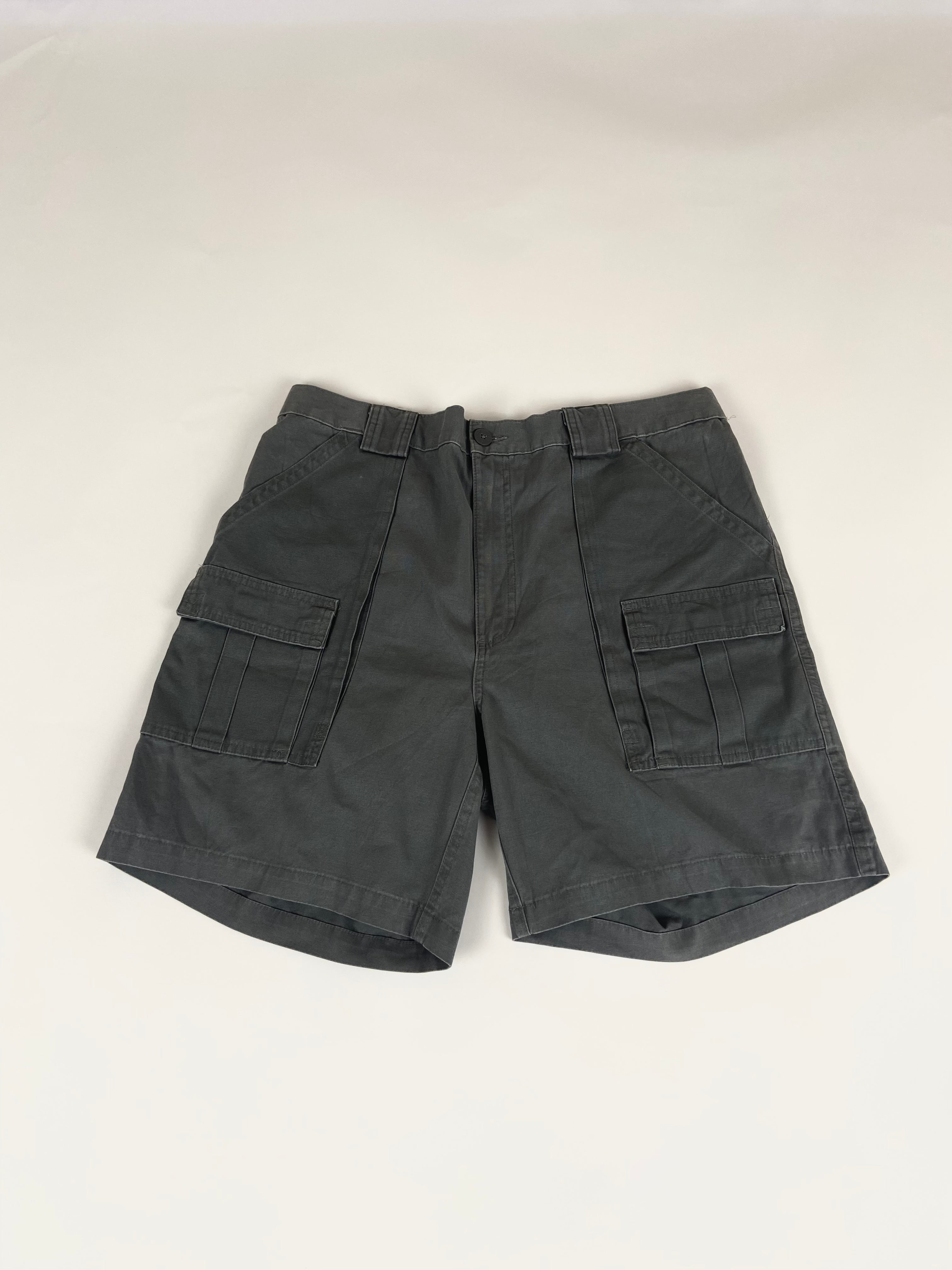 Weekender cargo shorts in dark grey – Garmisland