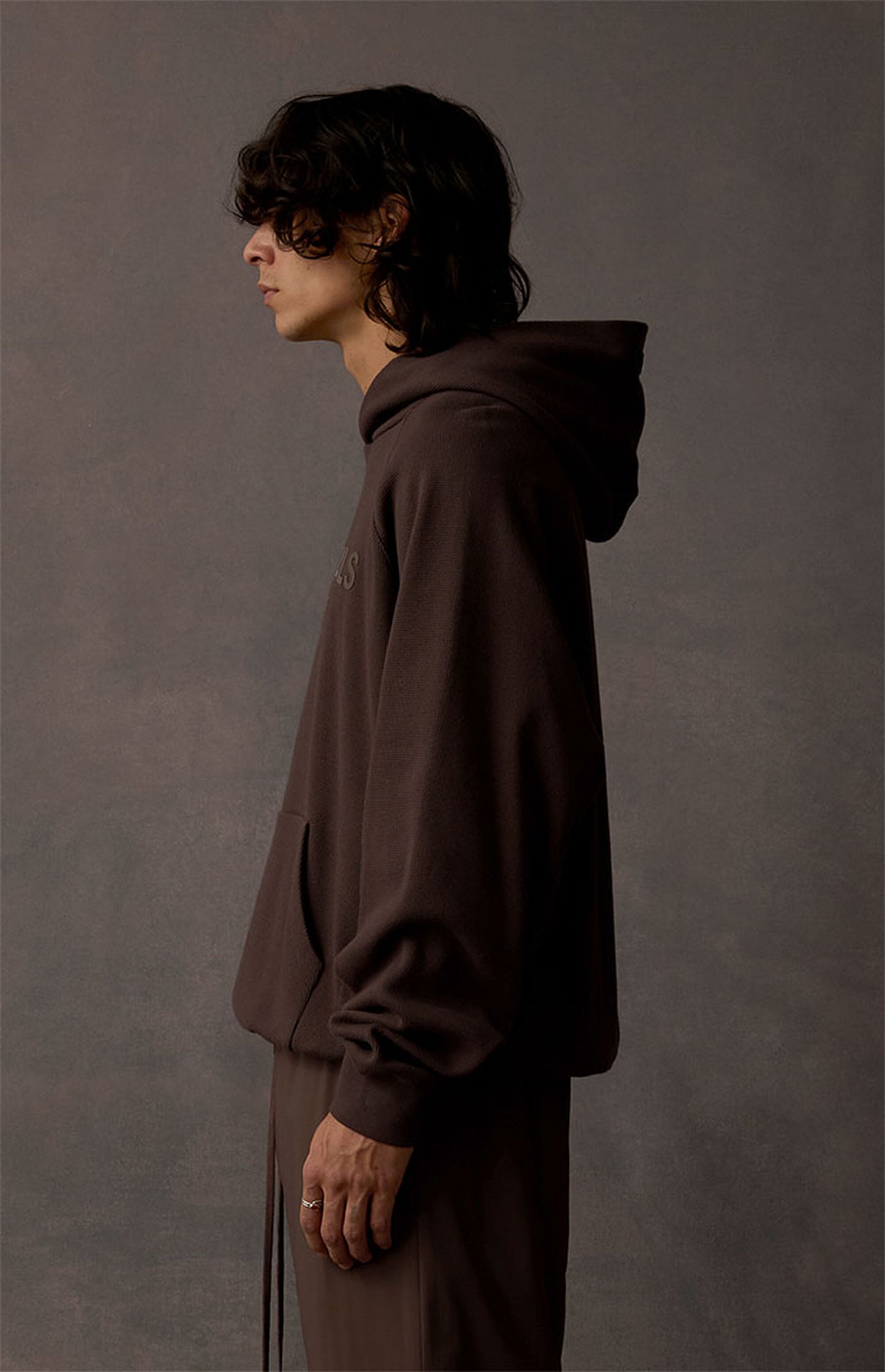 FEAR OF GOD ESSENTIALS WAFFLE RAGLAN HOODIE IN CHOCOLATE – Garmisland