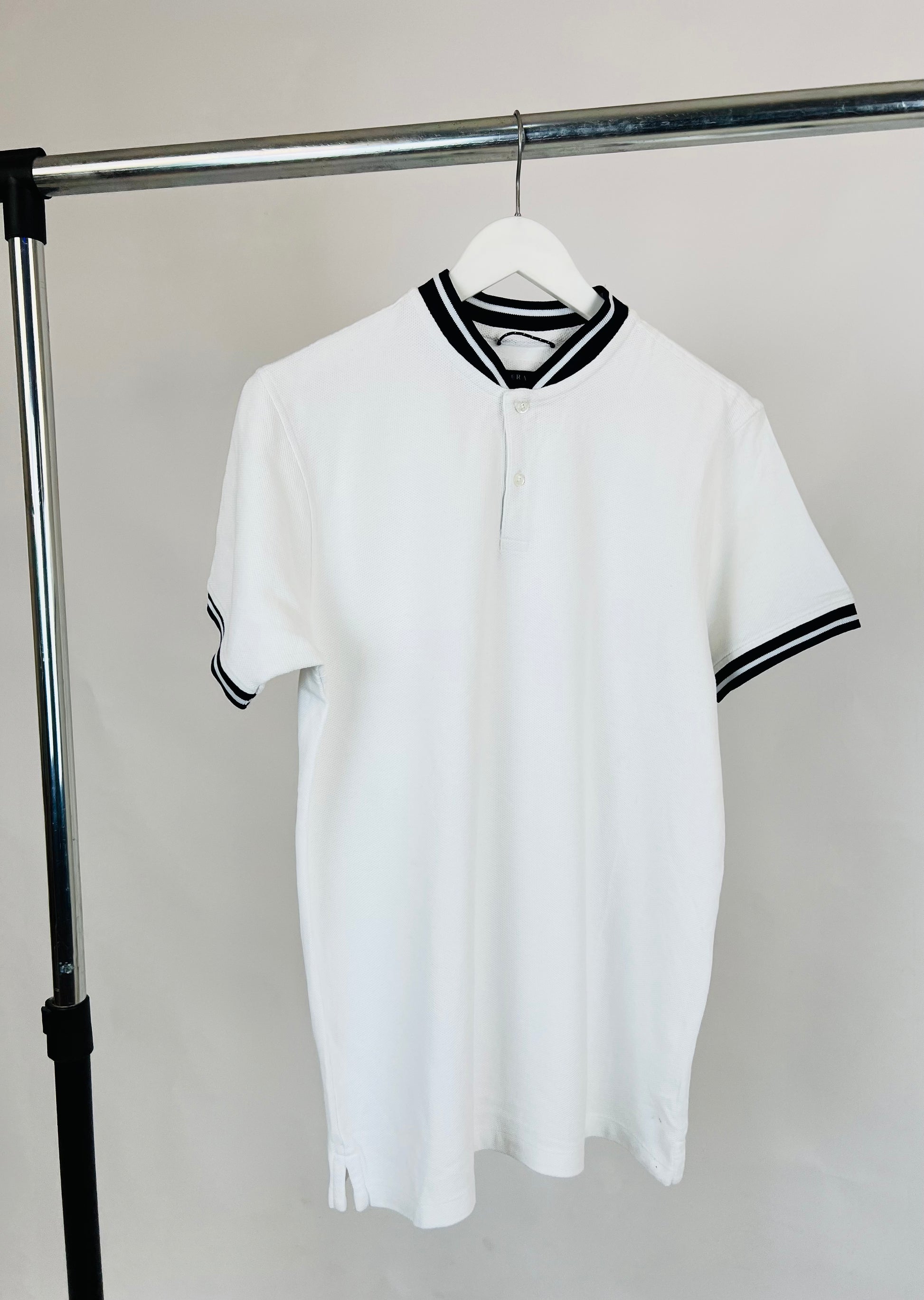 SFERA MEN Polo with Navy and White Collar Tipping in White – Garmisland