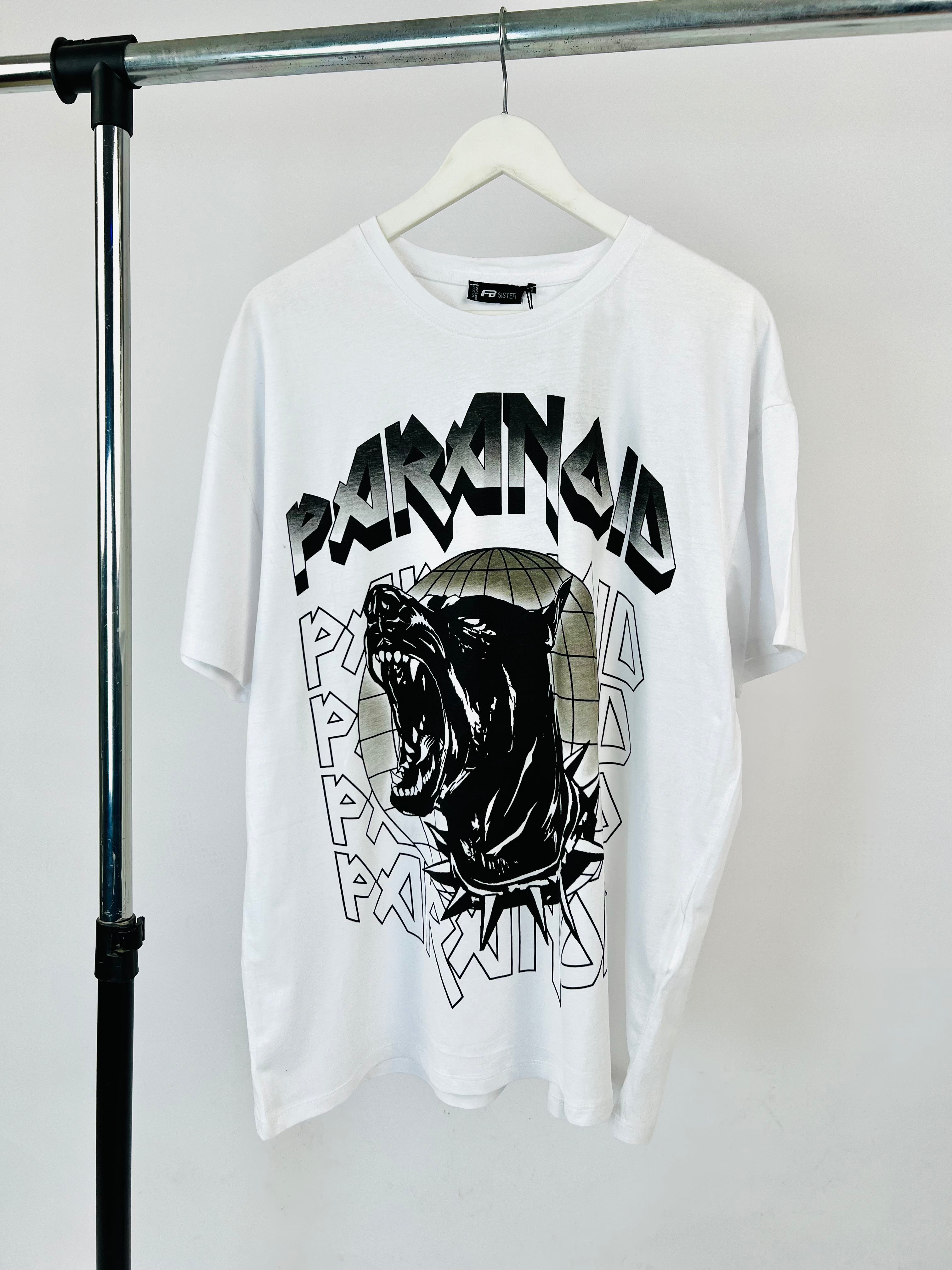 Paranoid graphic print T-shirt in white – Garmisland