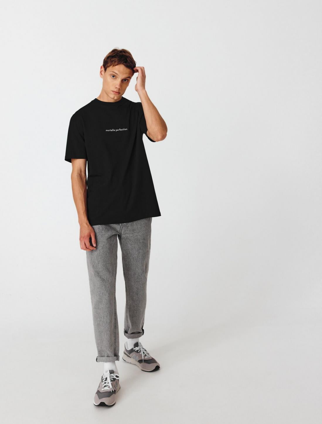 Bizzbee mortelle perfection t-shirt in black – Garmisland