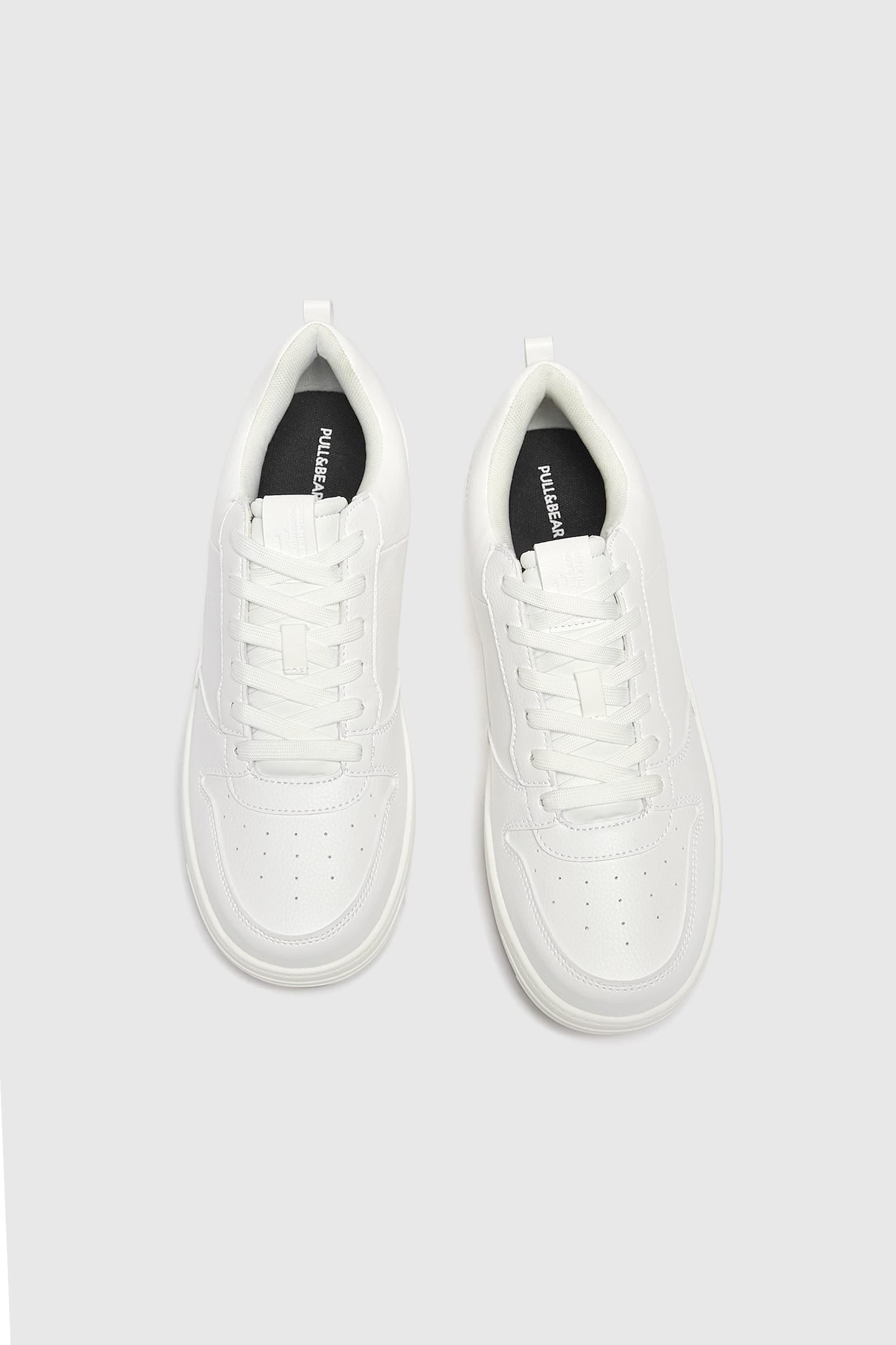 Pull&Bear chunky lace up trainers in white – Garmisland