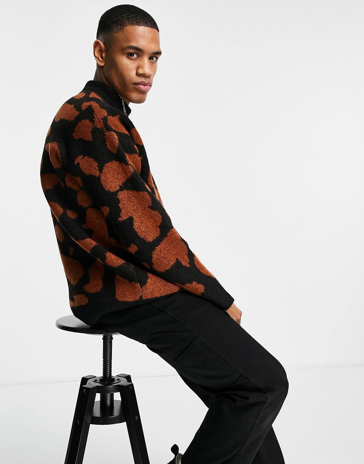 Topman spray paint effect jumper in black – Garmisland