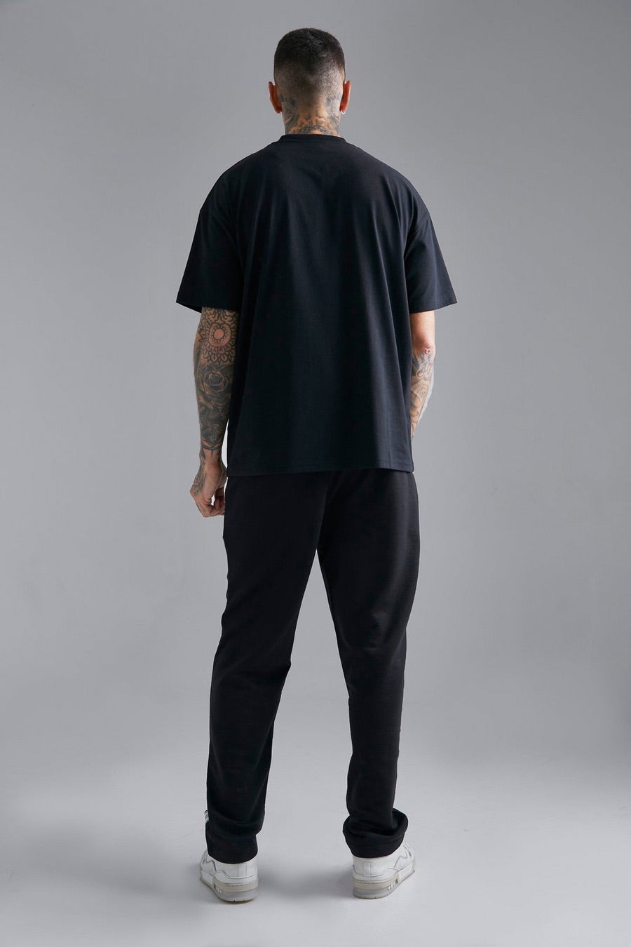 BOOHOOMAN OVERSIZED EXTENDED NECK EMBROIDERED T-SHIRT – Garmisland